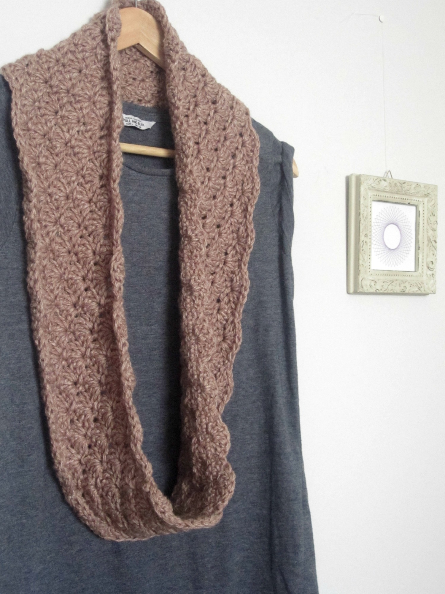 Crochet Shell Stitch Infinity Scarf, Loop Scarf, Cowl In Oatmeal on Luulla